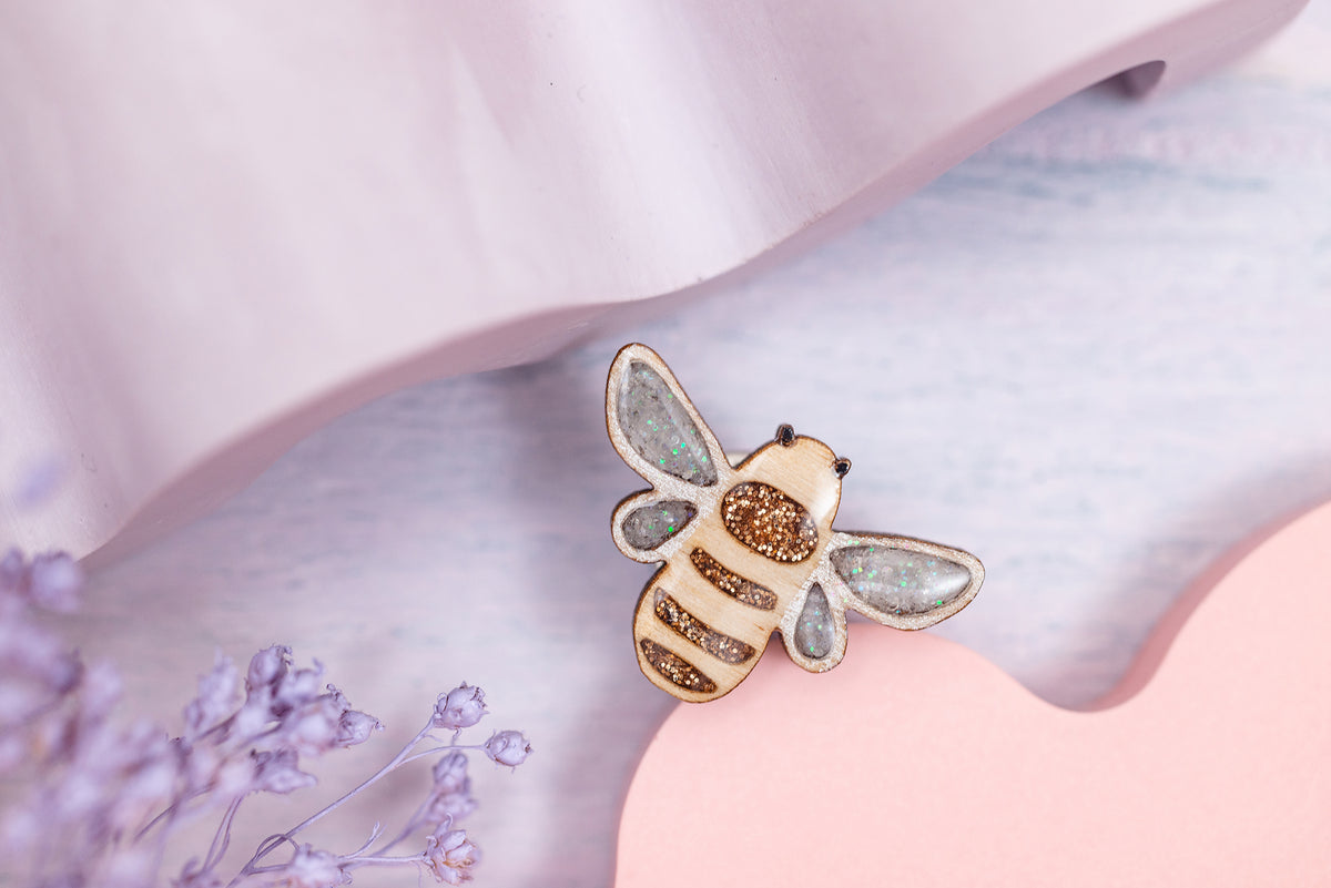 Bee Pin Badge – Bekbek Makes